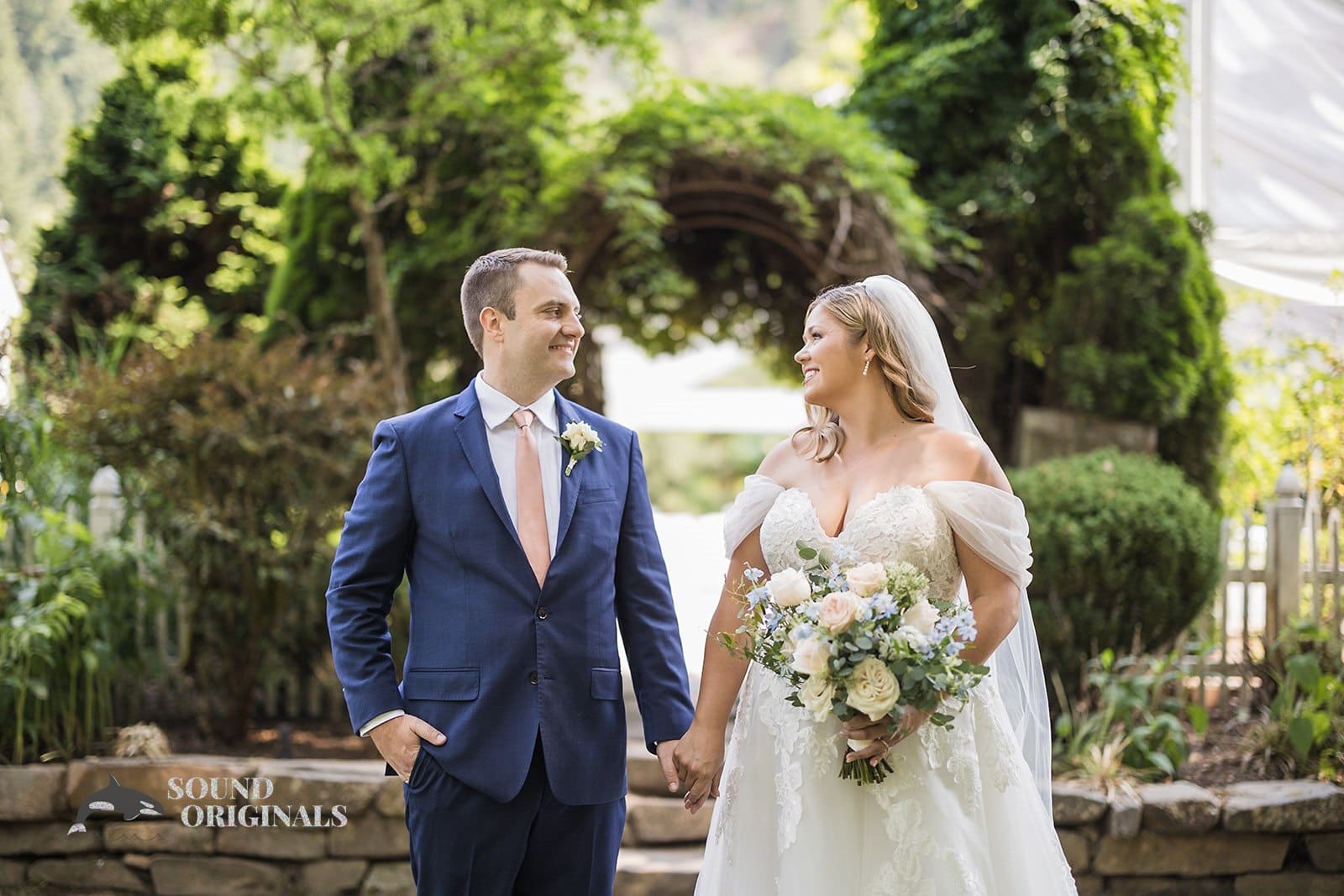 Fox Hollow Farm Wedding // Marketa + Kyle | Wedding Photography ...